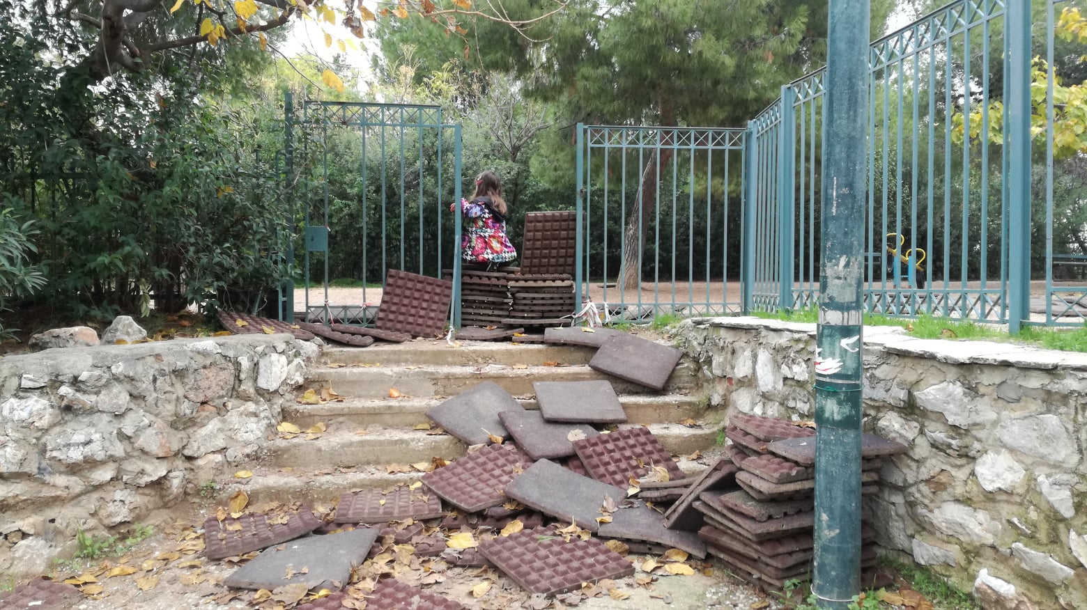 Μια μικρή περιήγηση στον λόφο Φινόπουλου. - Επιμένουμε Πεδίο του Άρεως,